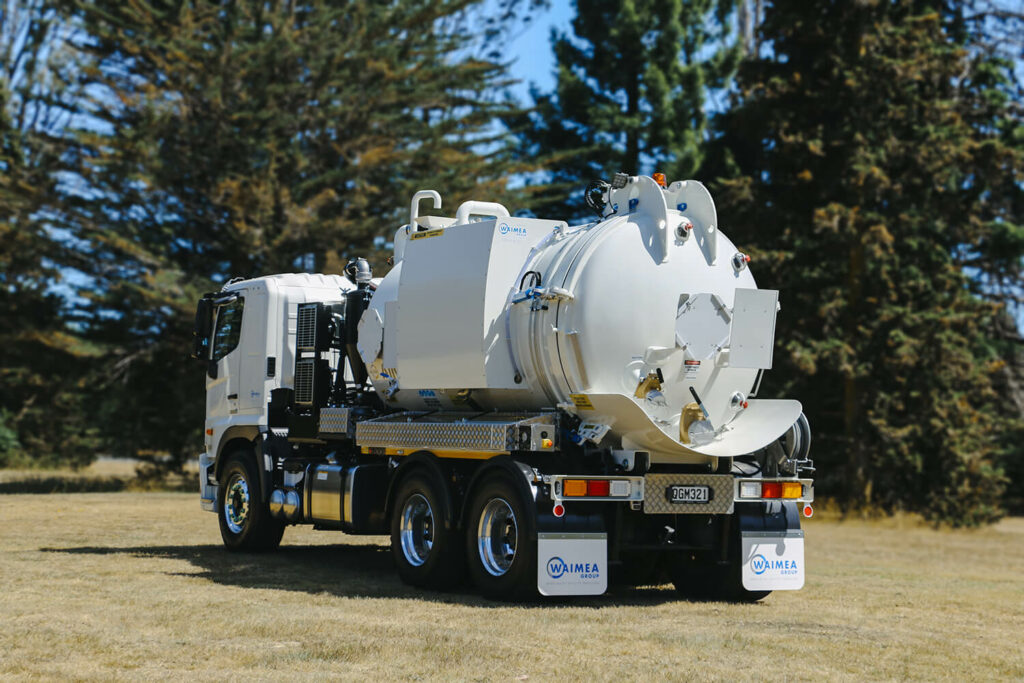 Allvac® AV10000 Full Door Vacuum Tanker on Hino 6x4 | Waimea Group NZ Ltd