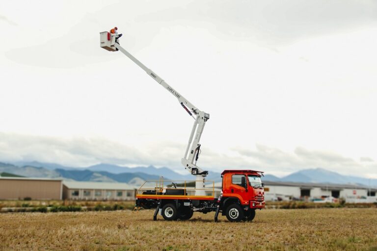 Versalift VST5000 on Isuzu FTS800 Truck | Waimea Group NZ Ltd