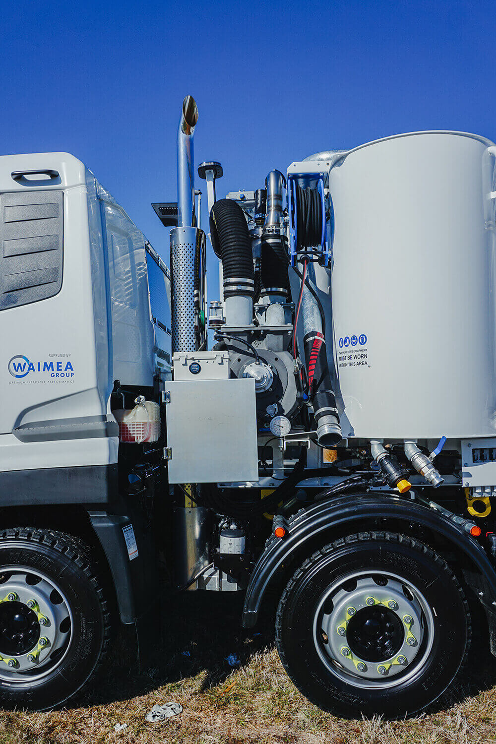 Allvac® AV10000F Class 3A Flammable Vacuum Tanker on UD Quon GW32-460 8 ...