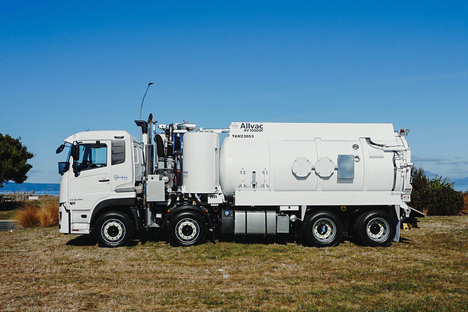 Allvac® AV10000F Class 3A Flammable Vacuum Tanker on UD Quon GW32-460 8 ...