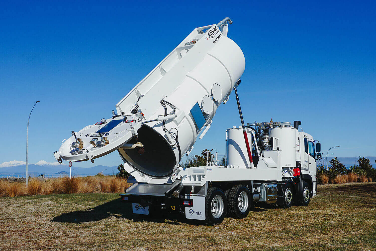 Allvac® AV10000F Class 3A Flammable Vacuum Tanker on UD Quon GW32-460 8 ...
